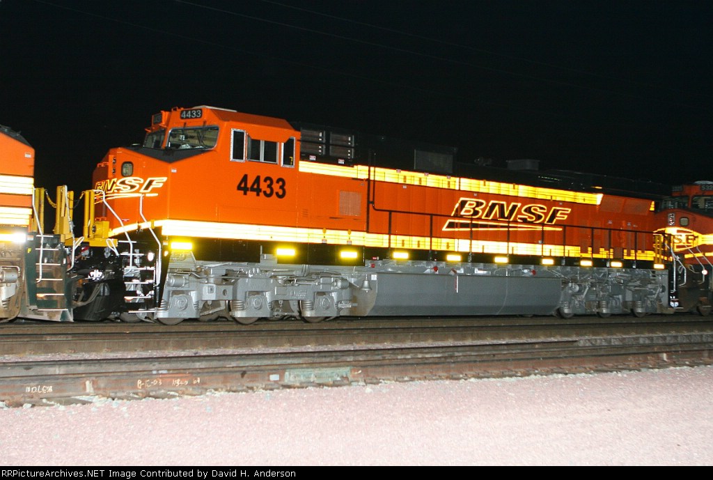 BNSF 4433